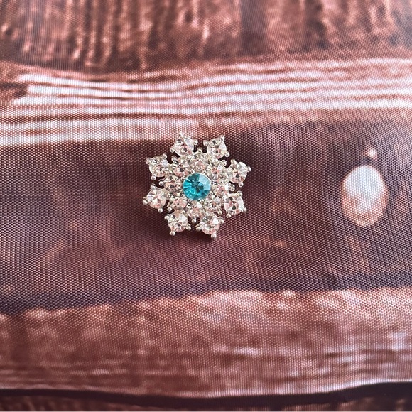 CROCS | Accessories | 55 Snowflake Rhinestone Croc Charm | Poshmark